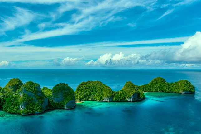 Travelling To Asia, Raja Ampat Isle | Let's Go travelling