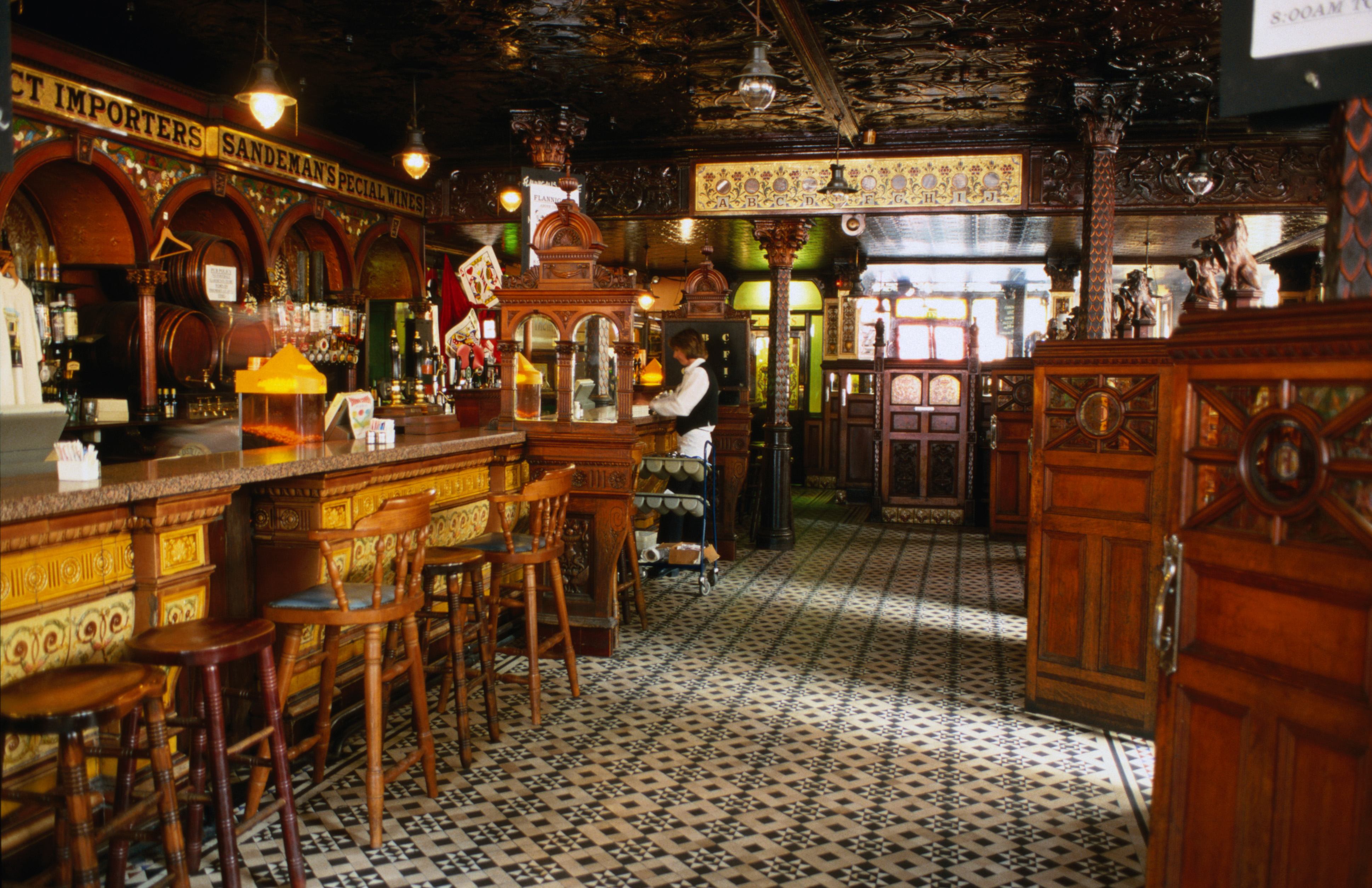 Crown Liquor Saloon | Belfast, Northern Ireland Attractions - Lonely Planet